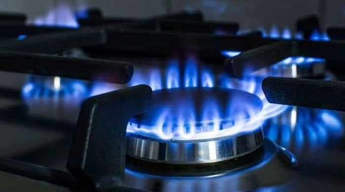 SNGPL officials warn of gas shortages due to severe cold in Lahore