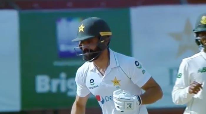 WATCH: Fawad Alam hits winning shot for Pakistan against South Africa