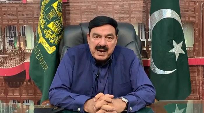 Shaikh Rasheed says govt 'may impose smart lockdowns' in coming days