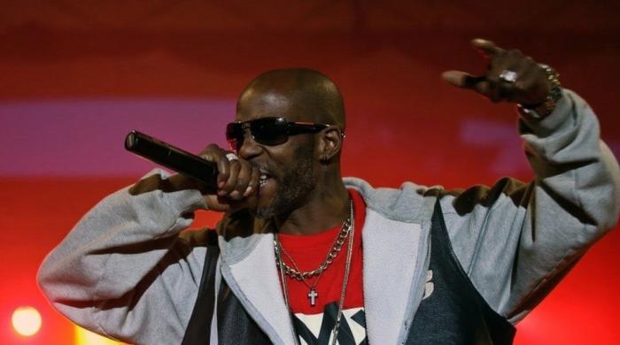 DMX experiencing 'lung, brain failure', family 'just praying'