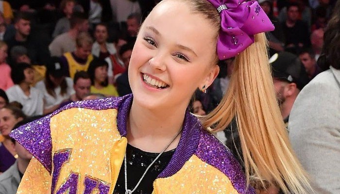 JoJo Siwa has a fun Sunday at Disney World along with girlfriend Kylie Prew