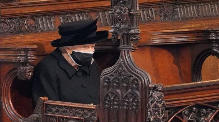 Queen Elizabeth breaks centuries-old royal mourning tradition after ...