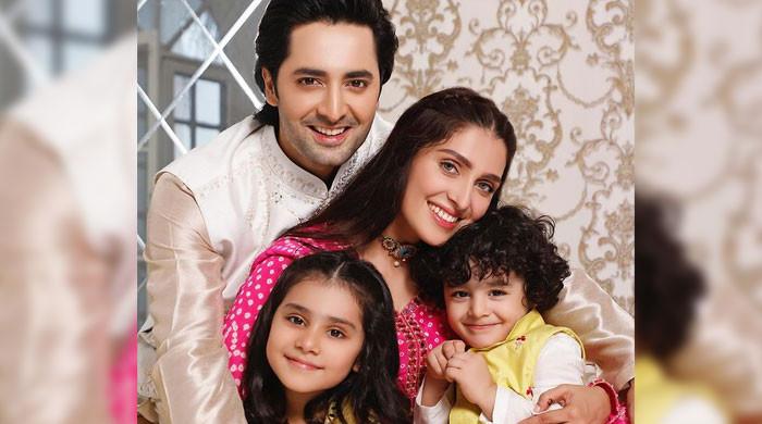 Ayeza Khan’s stunning family photo wins the internet