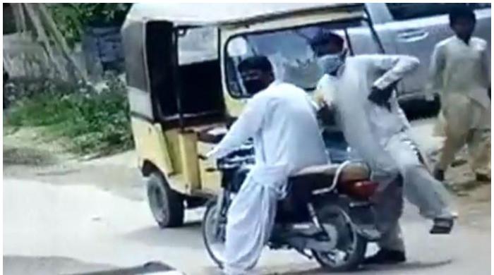 Karachi: Robbers loot Rs1.2mn, snatch mobile phones from visitors at ...