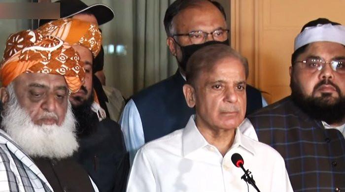 PDM to hold important meeting ahead of Karachi jalsa today