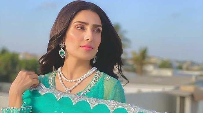 Ayeza Khan reaches 10 million Instagram followers