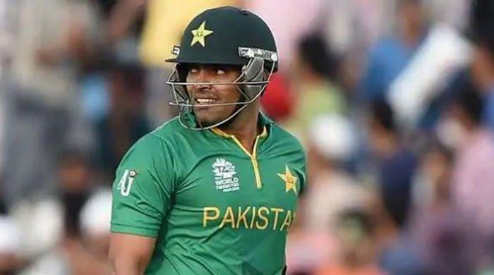 Umar Akmal makes surprise departure to US