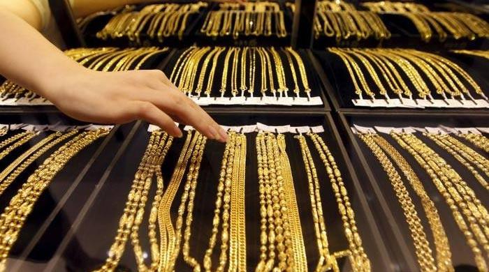 Gold price extends gains in Pakistan