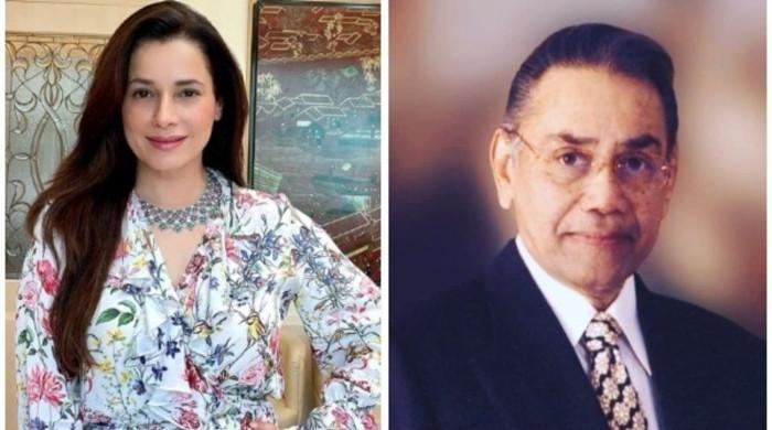 Neelam Kothari posts heart rending note on father's death