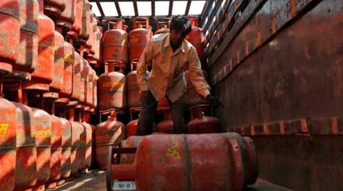 OGRA slashes price of domestic LPG cylinders by Rs168.91