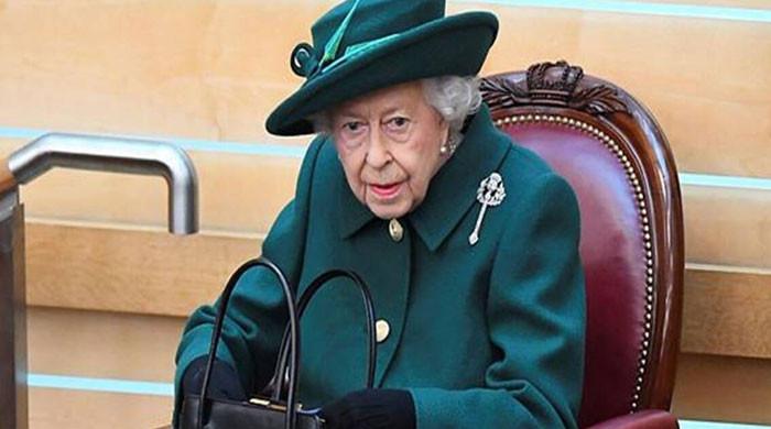 Queen's 'mental discipline' helps her work at 95: 'She puts things in a ...