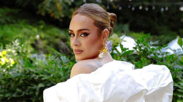 Adele makes history on The Billboard 200 with her album ‘21’