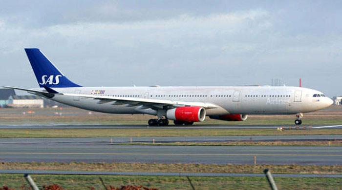 Denmark aims for all domestic flights to be green by 2030