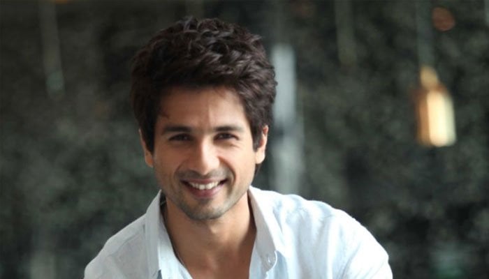 Shahid Kapoor leaves fans awestruck in clean-shaven look: See Shahid Kapoor leaves fans awestruck in clean-shaven look: See