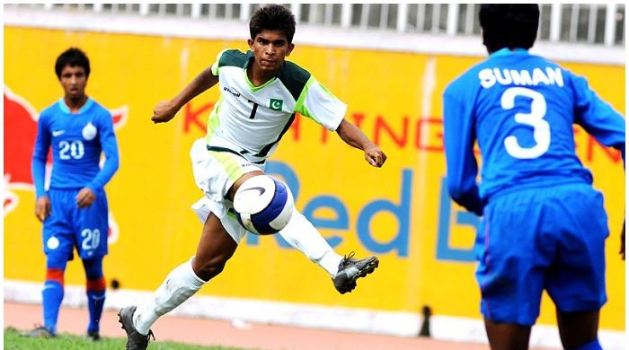 Shoaib Akhtar kicks off career opportunity for 20 Pakistani football ...