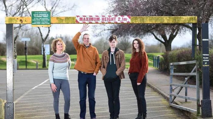 Family of four goes viral for their 'extraordinary tall height'