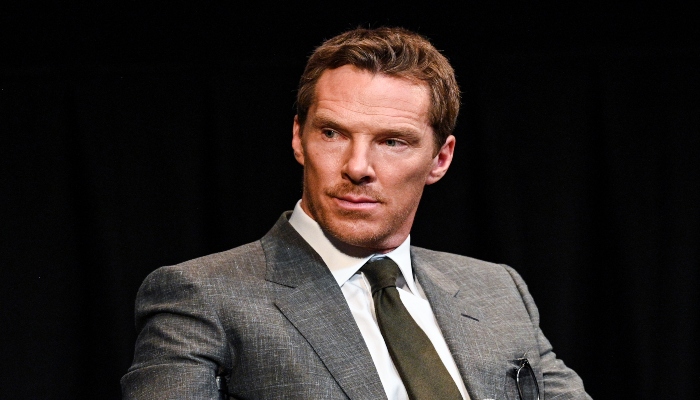 Benedict Cumberbatch holds up a Ukrainian flag at SBIFF, ‘stand united’