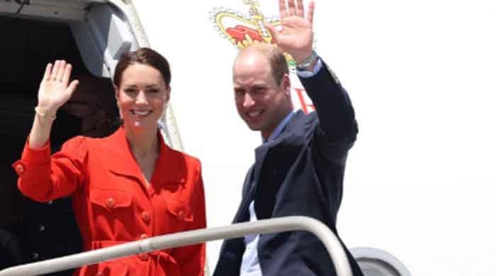 Kate Middleton changes outfit aboard plane before landing in Jamaica