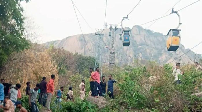 Tourists killed after cable cars collide, 15 trapped mid-air
