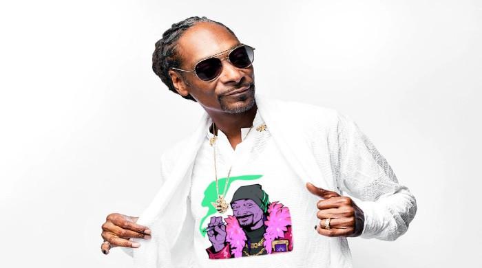 Snoop Dogg makes sweet gesture to Eminem