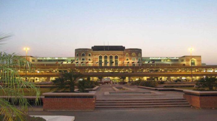 Passengers' relatives can now enter Lahore airport terminal building ...