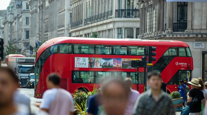 Campaign on 100 London buses celebrates Pakistan’s diamond jubilee