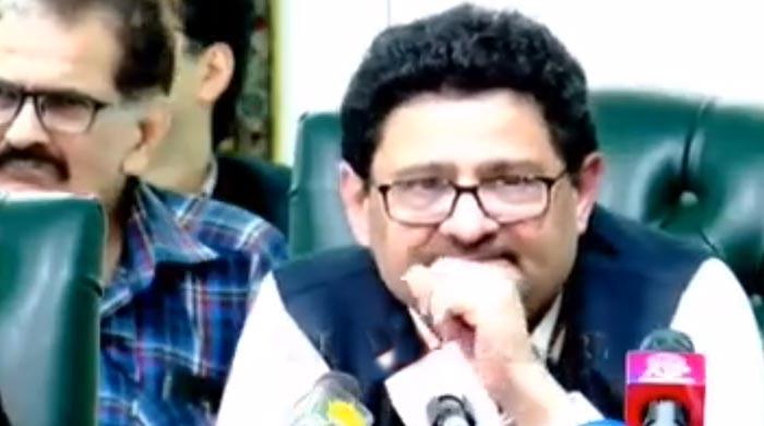 WATCH: Miftah Ismail bursts into tears as he thanks God for privileges