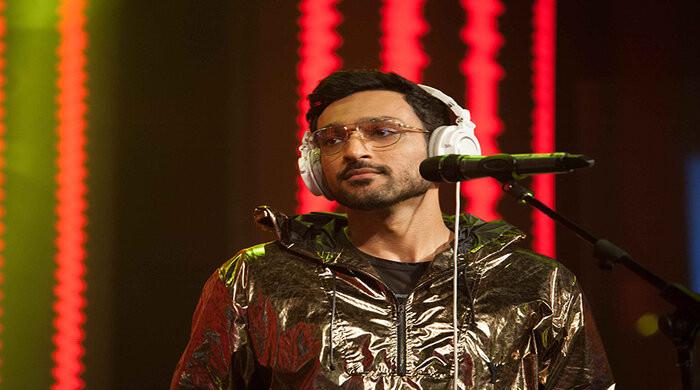 Ali Sethi sets the stage on fire with 'Pasoori' at Harvard University