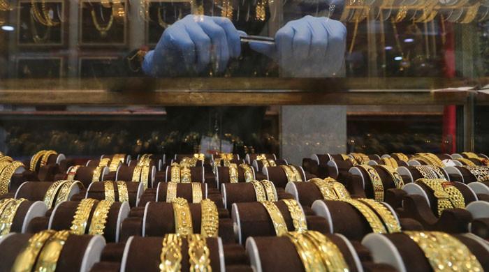 Gold loses traction, heads for second weekly drop in Pakistan
