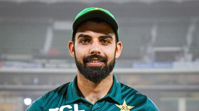 Shadab asks fans to support Pakistan in T20 World Cup