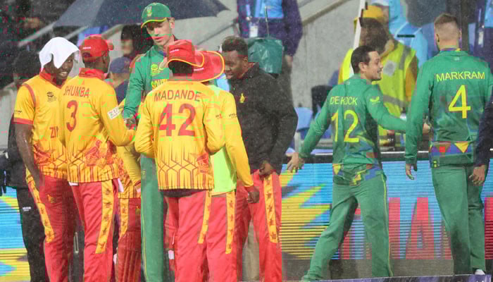 Zimbabwe coach slams play in 'ridiculous' World Cup conditions