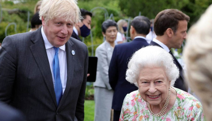 Queen Elizabeth was saved from getting pulled into ‘full-blown ...