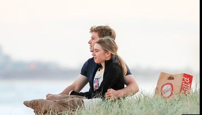 Robert Irwin enjoys a beautiful sunset with his new girlfriend Rorie ...