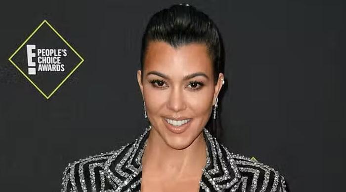Kourtney Kardashian gets into holiday spirit as she shares festive ... Kourtney Kardashian gets into holiday spirit as she shares festive ...