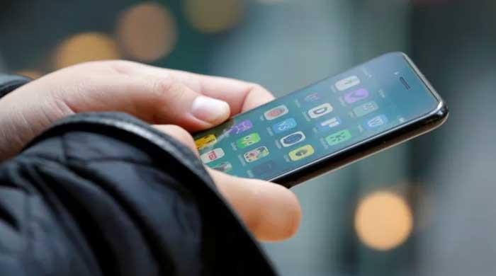 People warned against connecting strangers via phone calls, online