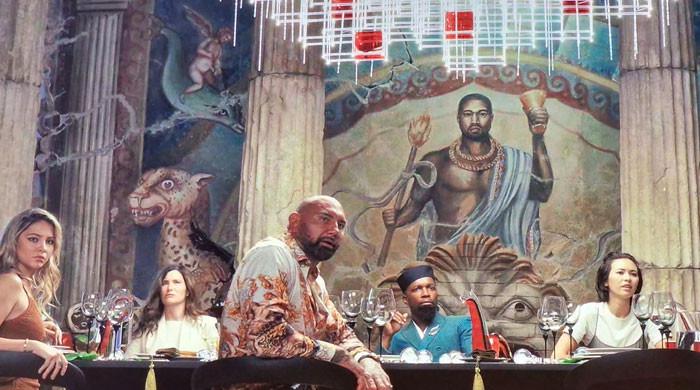 Kanye West: Twitter in SHOCK as rapper spotted in 'Glass Onion'