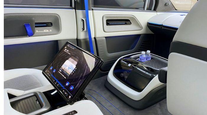 Nighttime driverless taxis now functioning in China