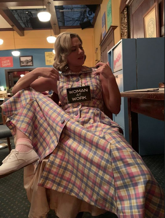 Netflix ‘riverdale Star Lili Reinhart Shares Rare On Set Photos For Nye
