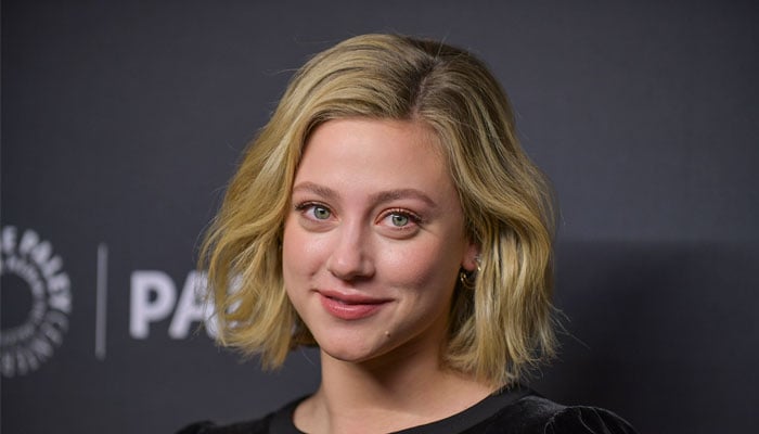 Netflix ‘riverdale Star Lili Reinhart Shares Rare On Set Photos For Nye