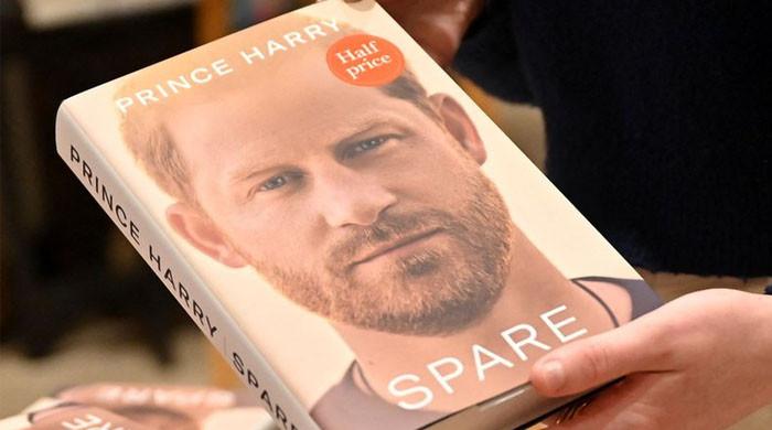 Prince Harry beats Obama to fastest-selling book of all time title with ...