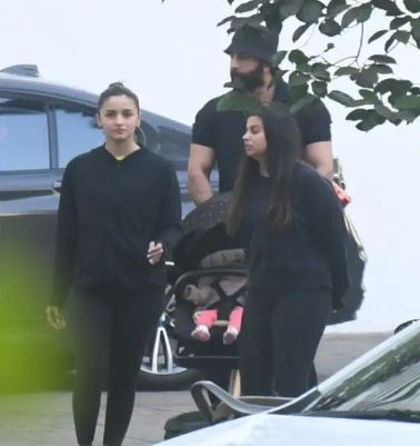 Ranbir Kapoor, Alia Bhatt spotted for the first time with daughter 'Raha'