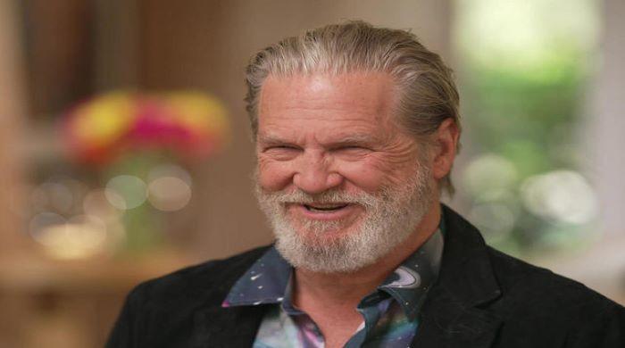 Jeff Bridges remembers late father Lloyd Bridges in Critics Choice ...