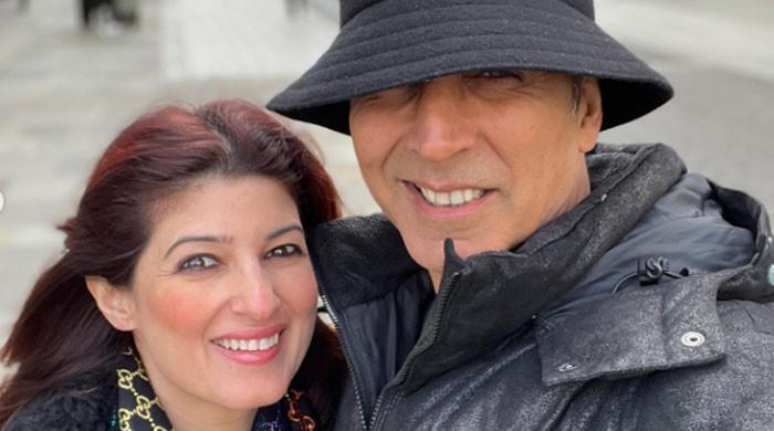 Akshay Kumar pens heartfelt note for wifey Twinkle on 22nd wedding ... Akshay Kumar pens heartfelt note for wifey Twinkle on 22nd wedding ...