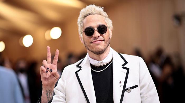 Pete Davidson debuts new bald head look: Check it out