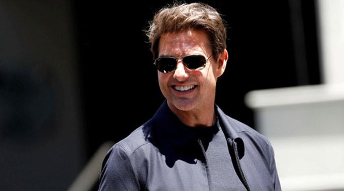 Tom Cruise rocks casual look after landing in London via helicopter