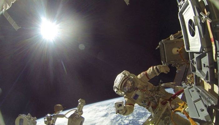 Russian Soyuz spacecraft starts mission to rescue stranded astronauts