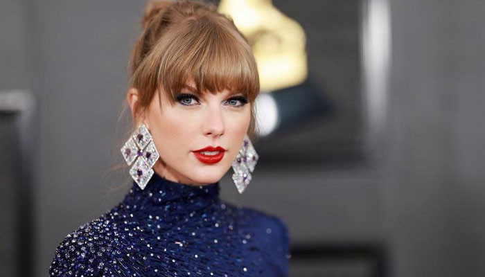 Taylor Swift earrings from the Grammys part of upcoming auction