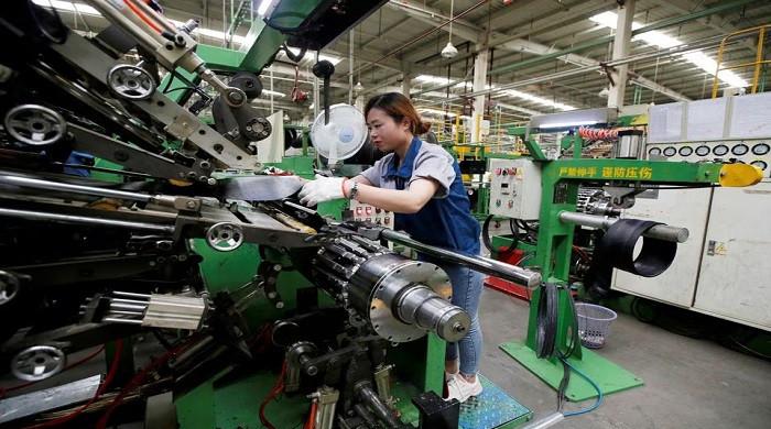 Global economic growth outlook improves, but recovery seen fragile