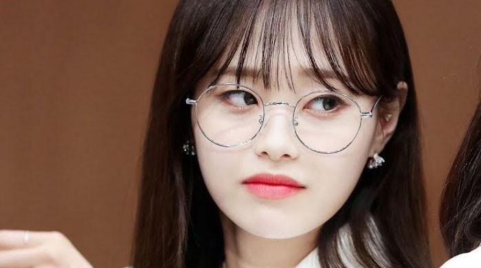 K-pop artist Chuu discusses how she overcomes difficulties