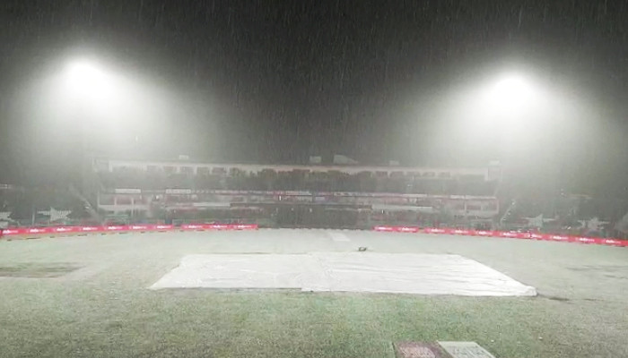 Pakistan still lead series as hailstorm washes out fourth T20I